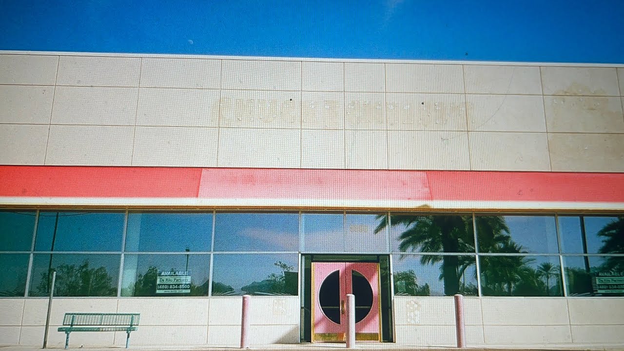 Why did Chuck E. Cheese in scottsdale az close down - YouTube