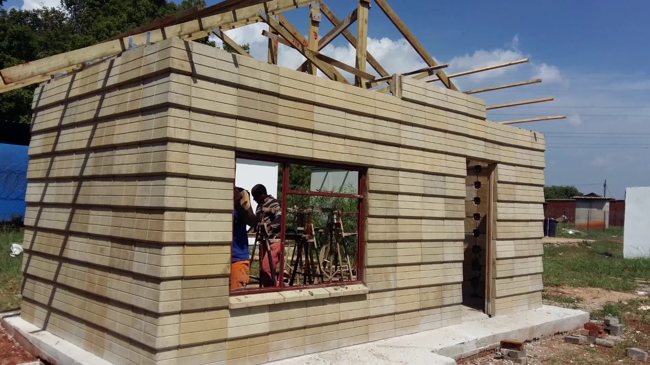 The simplicity of building with Klevabrick ™ - YouTube