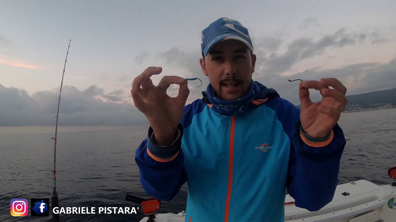 Innesco seppia viva e arriva un dentice :) - YouTube