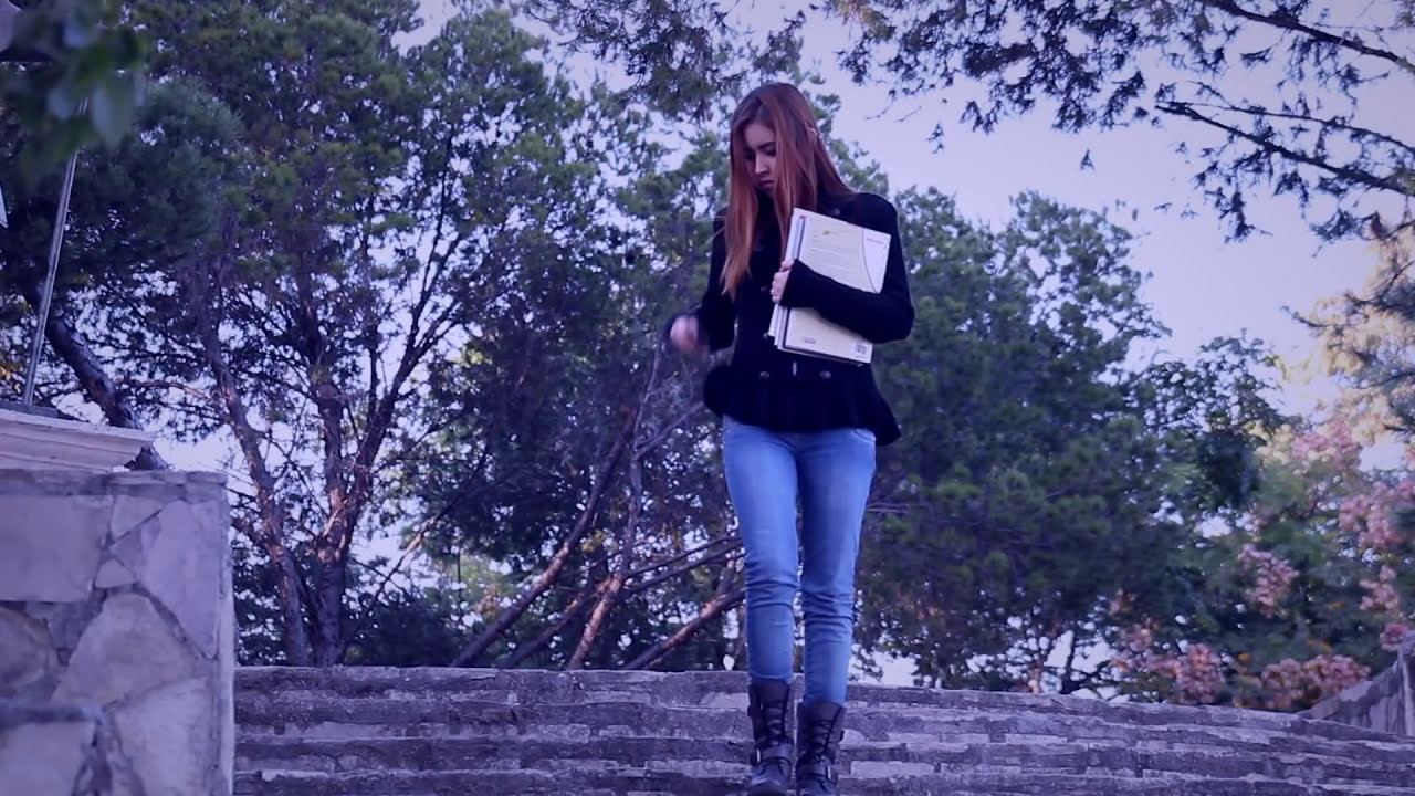 Ni La Distancia - Ivan B Flow (VIDEO OFICIAL) - YouTube