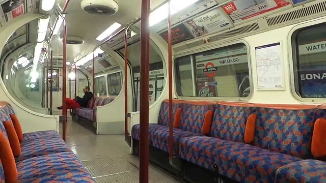 London Underground Bakerloo Line (1972 Stock, 4342): Waterloo - Charing ...