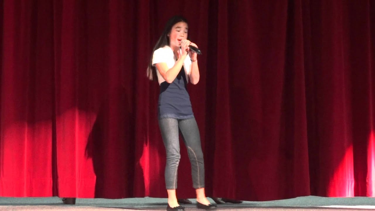 Emma Kim 10yr sings Temporary Home (cover) at variety show 2012 - YouTube