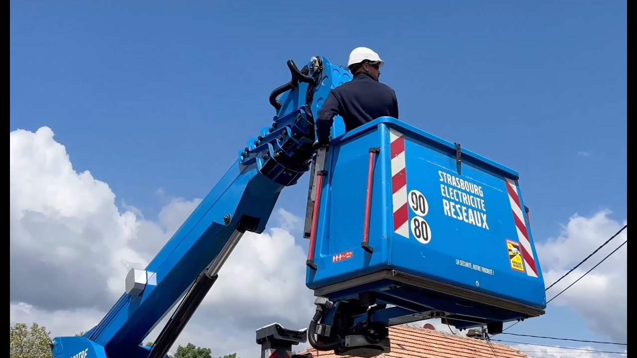 Métier : Monteur électricien réseaux ! Un métier de haut vol - YouTube