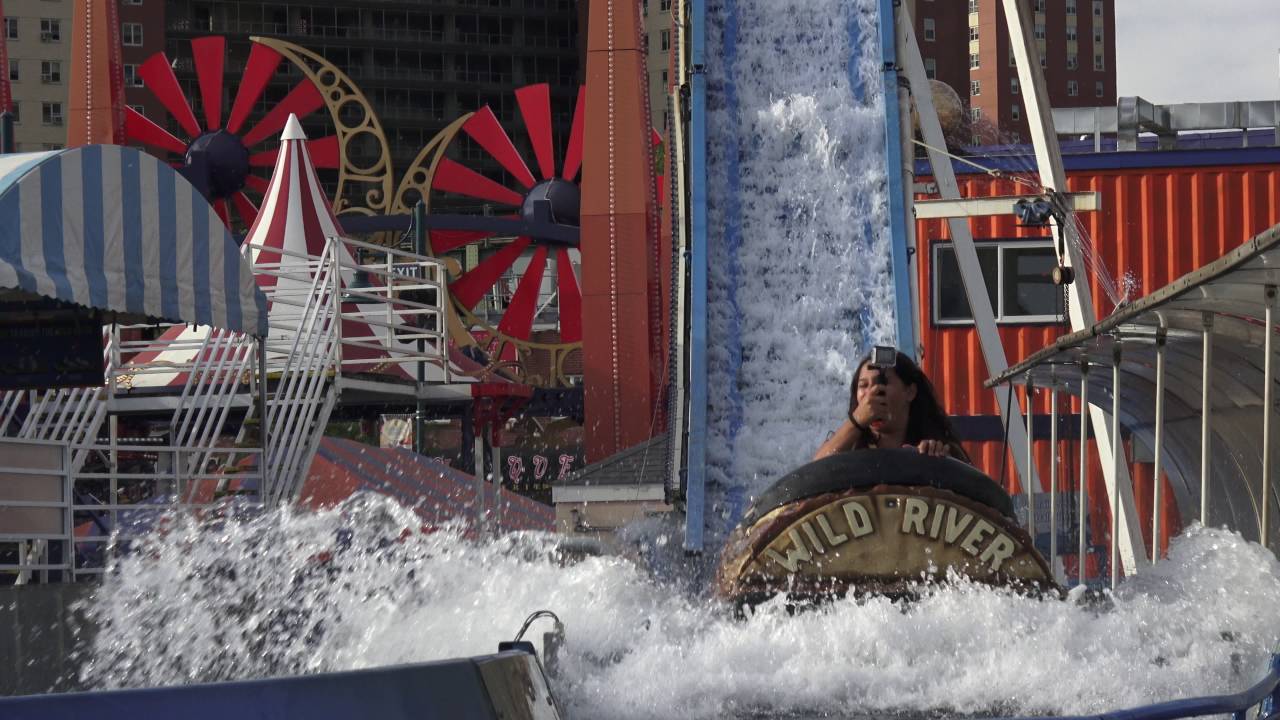 Sony FDR AX53 Sample Video Test Footage Shots in 4K in Coney Island NYC ...