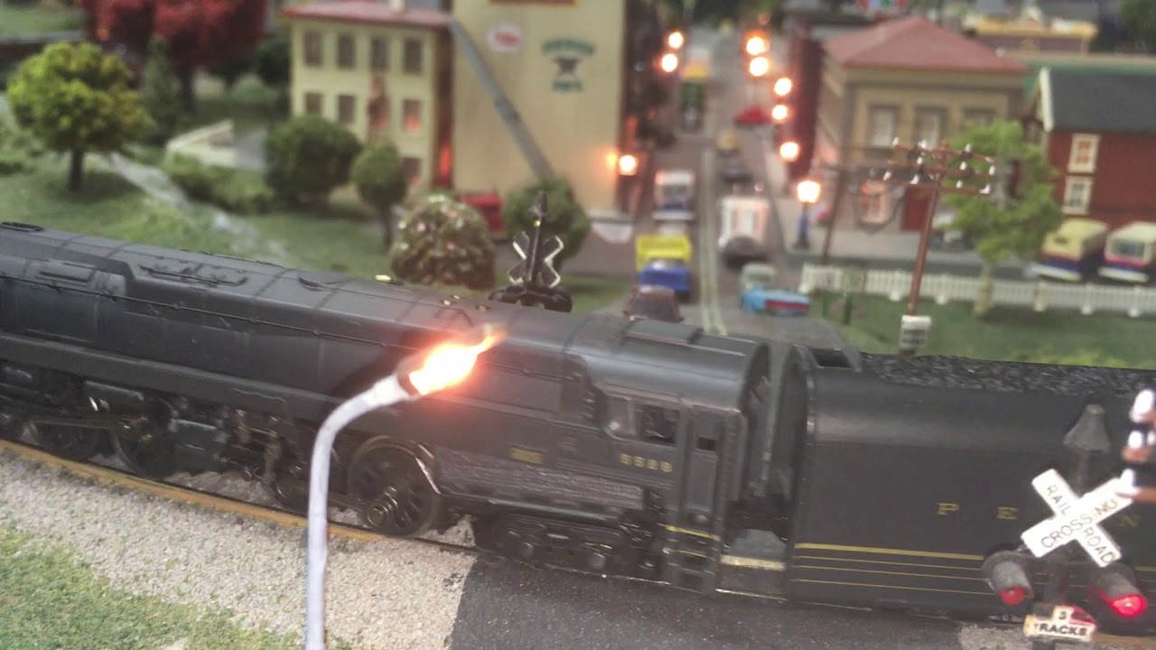 PRR T1 Steam Engine - N Scale Model Railroad- Broadway Limited - YouTube