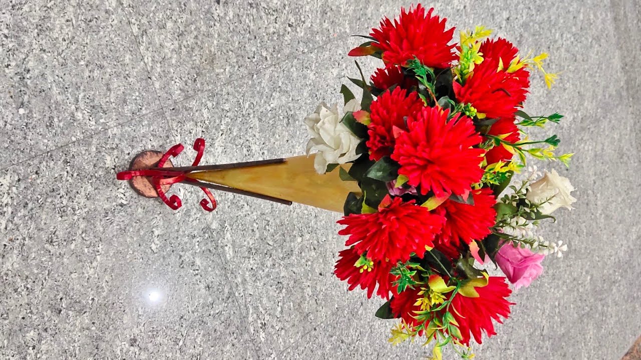 Making a beautiful flower corner vase with paper / Rozal Life - YouTube