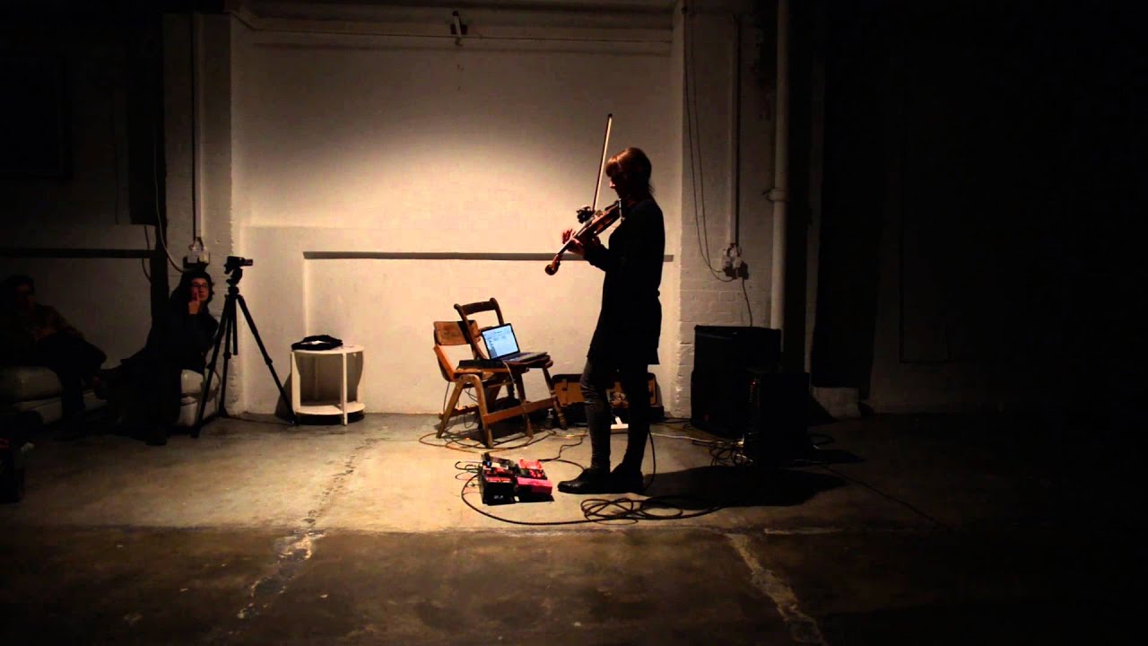 Agathe Max live at MKII - YouTube