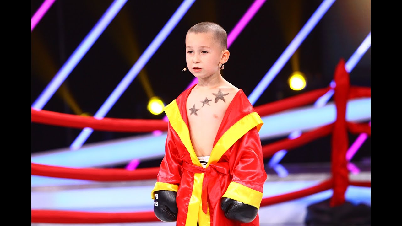 Prezentare: Nick Angelo Albu practică kickboxing de la vârsta de trei ...