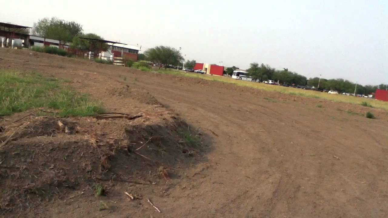 vuelta en circuito del TEC Linares - YouTube