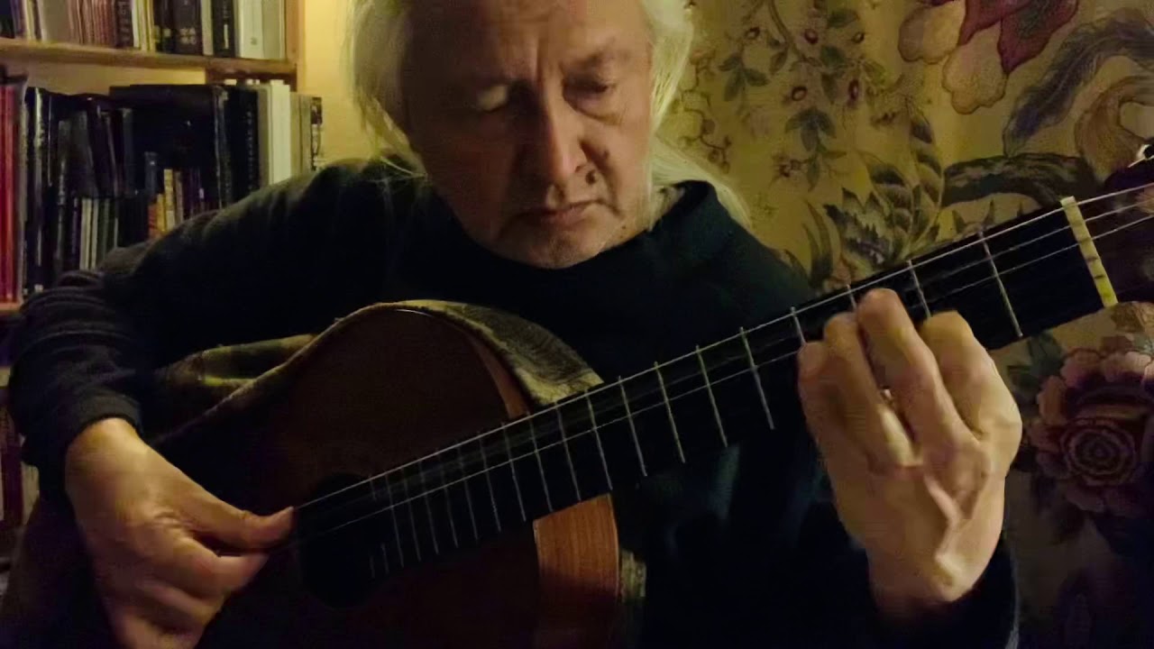 Robert Wetzel ~ J.S. Bach ~ Bourree BWV 996 - YouTube