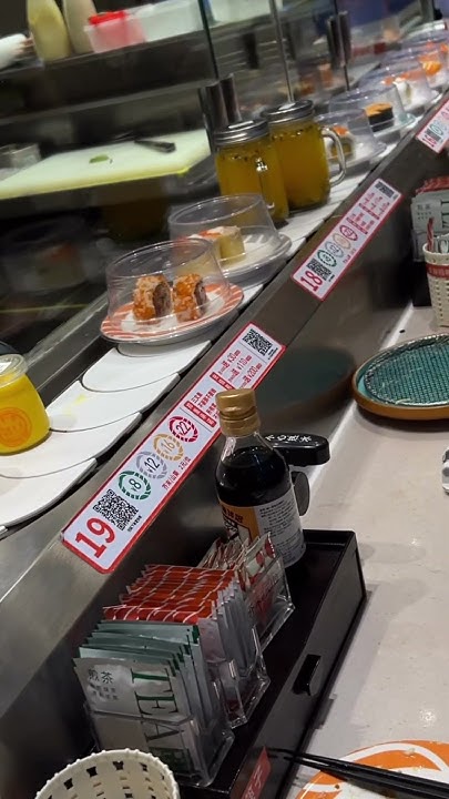 Подача блюд в Китае👌😋находится в тц Ананас 3 этаж хайнань Foodcourt