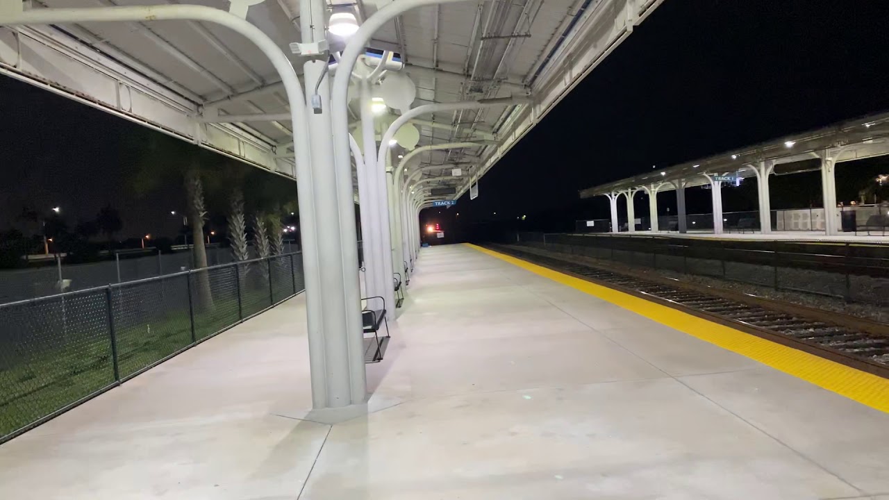 CSX 452 with a YN2 GEEP - YouTube
