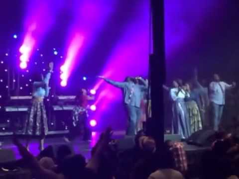 New Life Covenant- Praise ft Tela Robinson - YouTube