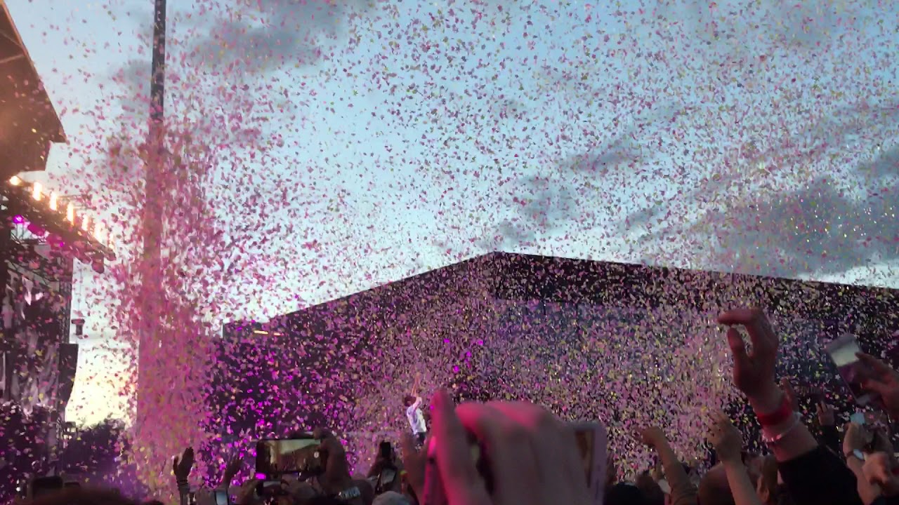 coldplay confetti | One Love Manchester - YouTube
