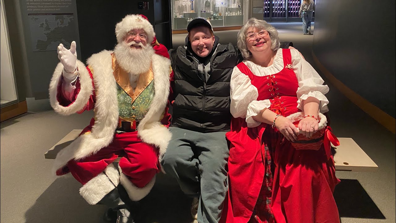 Corning museum of glass 2024!!! *CHRISTMAS EDITION* - YouTube