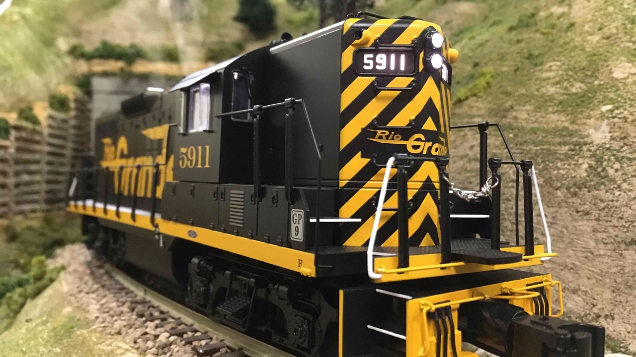 Lionel Rio Grande GP-9 - YouTube