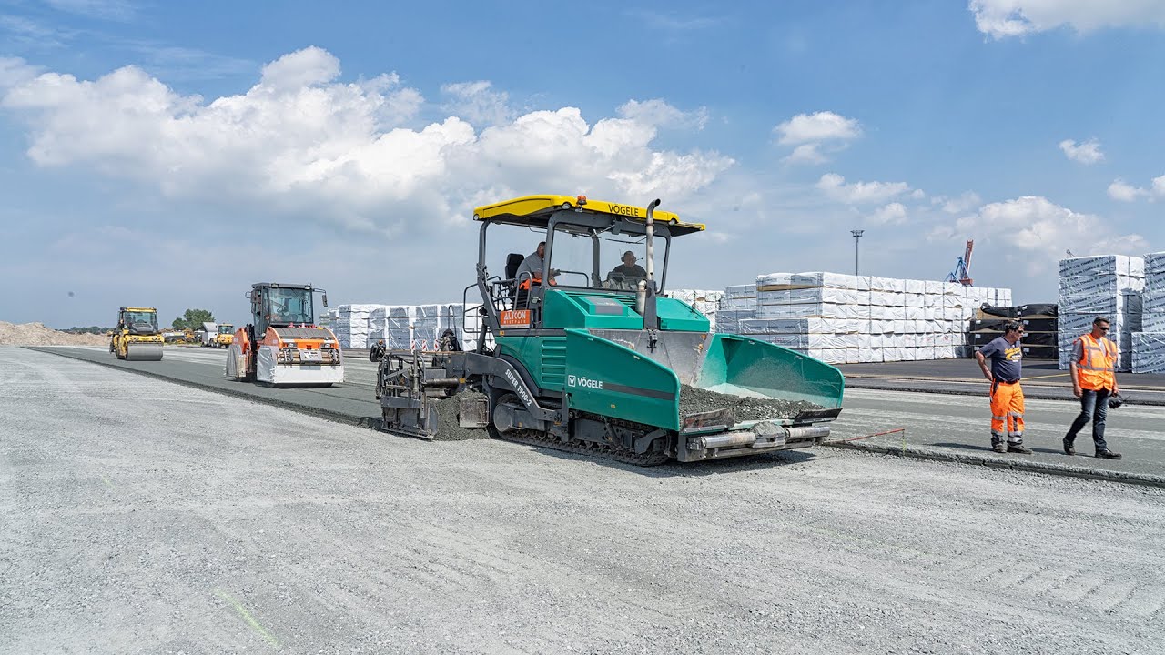 VÖGELE SUPER 1900-2 fertiger für Kaltmaterial - ALTCON Mietpark - YouTube