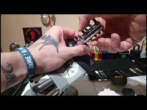 (058) Ford Tibbe lock picked - YouTube