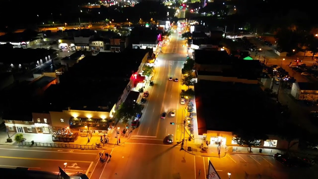 Wisconsin Dells: Broadway At Night - YouTube