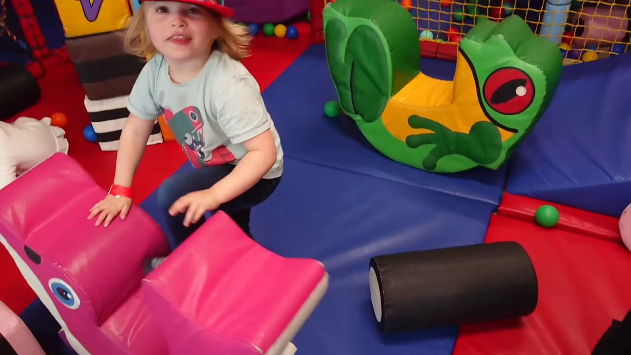 Wendy Pretend Play with Inflatable Princess Carriage Toy - YouTube
