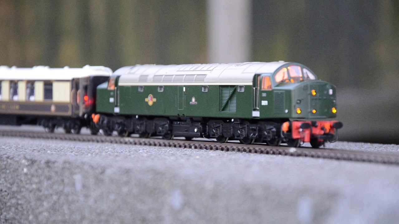 Bachmann Class 40 with DCC sound, start-up - YouTube