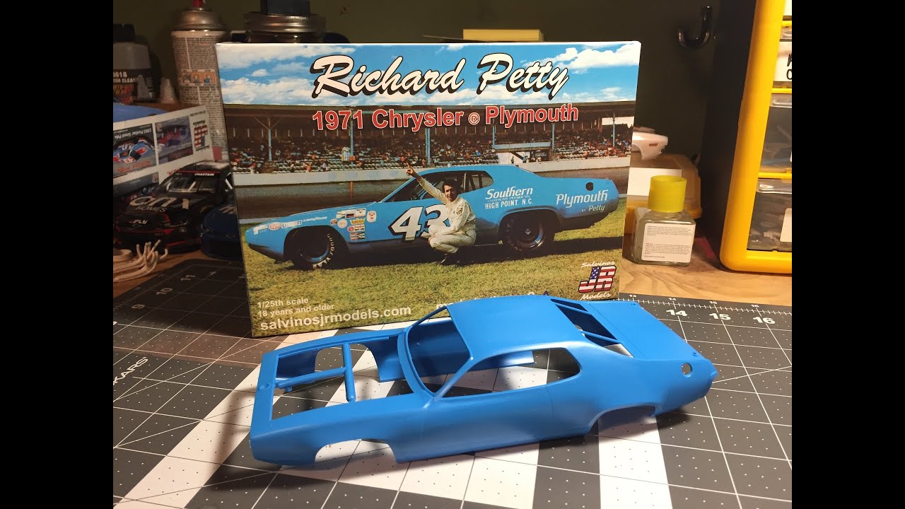 Salvinos JR Richard Petty 1971 Plymouth RoadRunner Unboxing - YouTube