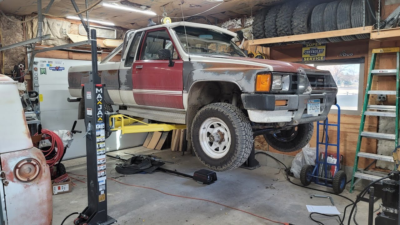 MaxJax M6K garage lift assembly and install - YouTube