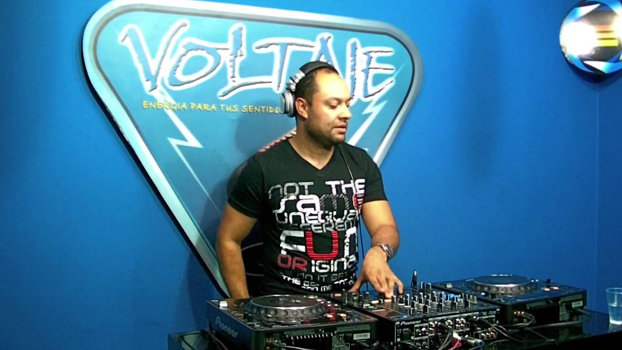 DJ CHARLIE @ VOLTAJE ELECTRONICA JUNIO 2012 - YouTube