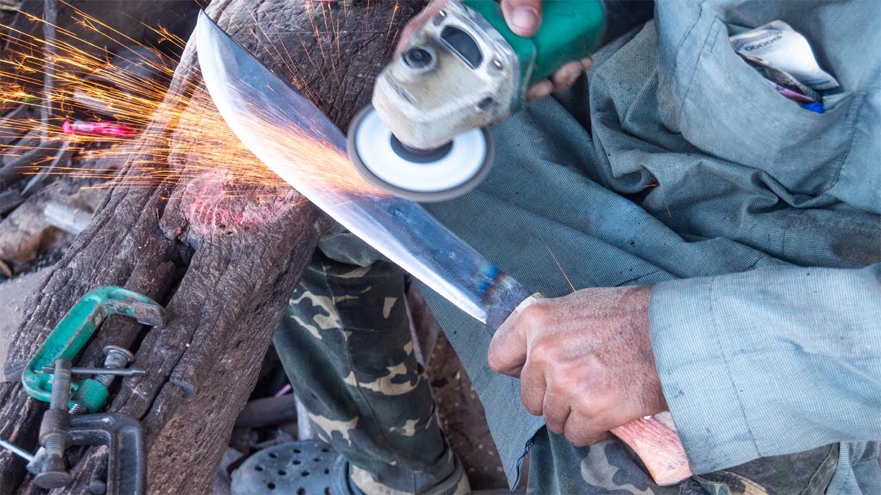 How A Cambodian Blacksmith Manage To Forge A Knife Using A Few Tools ...