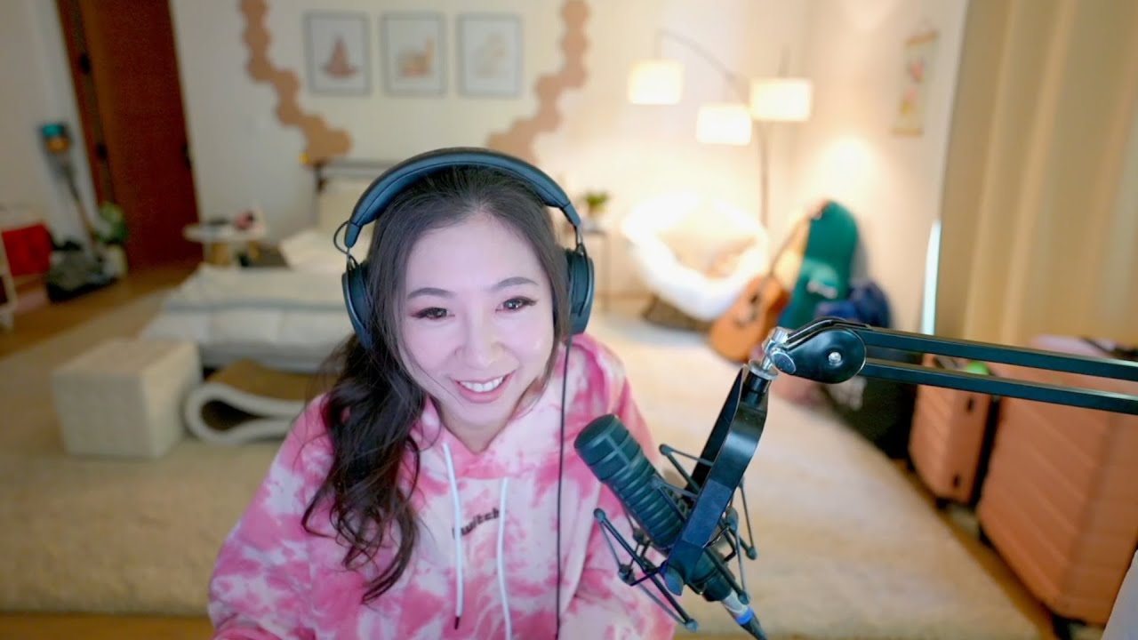 Leslie's First Time Streaming In YouTube - YouTube