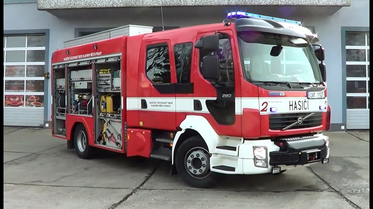 Prague fire dept. engine light setup [CZ | 27.2.2016] - YouTube