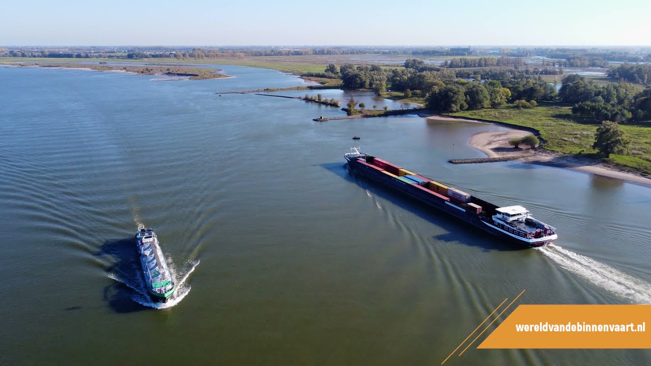 Verschillende schepen op rivier de Waal Timelapse | binnenvaart ...