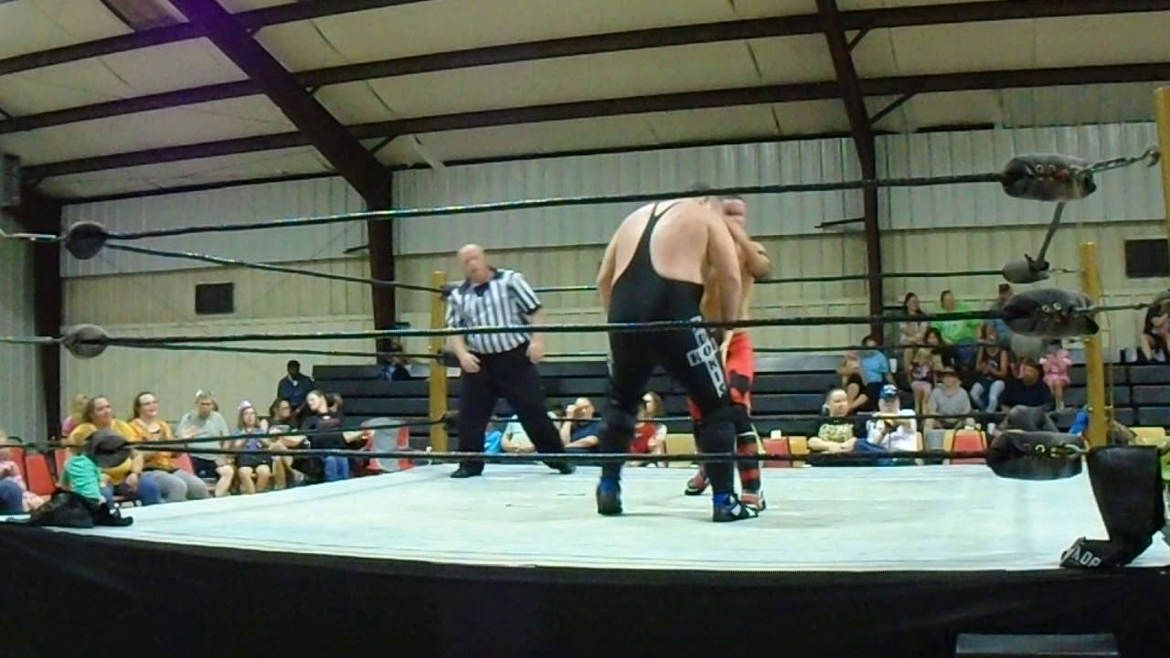 Jimmy The Kid vs Rob Adonis - YouTube