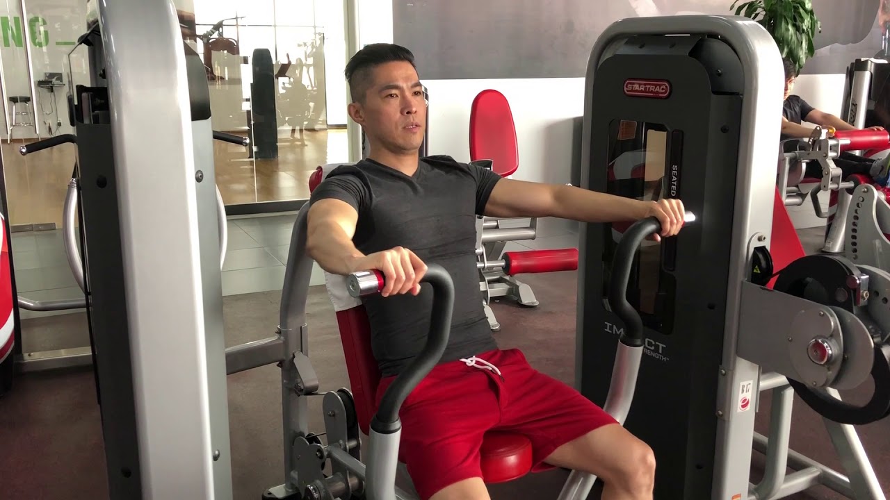 Máquina de press de pecho - YouTube