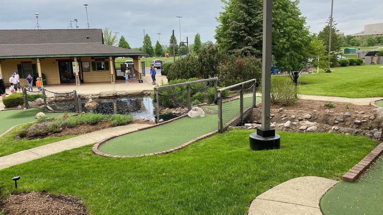 fun at mini golf - YouTube