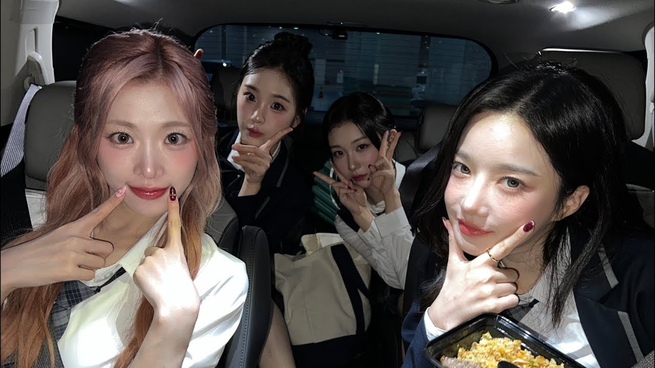 250521 tripleS 쇼챔 1위도 축하해 쓰담쓰담🏆💞 - YouTube