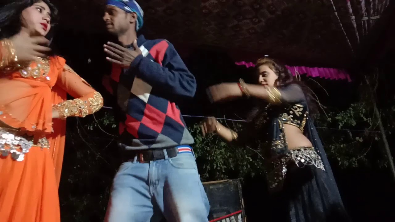 Piparwa ke tarawa with Manoj Kumar arkestra dance - YouTube