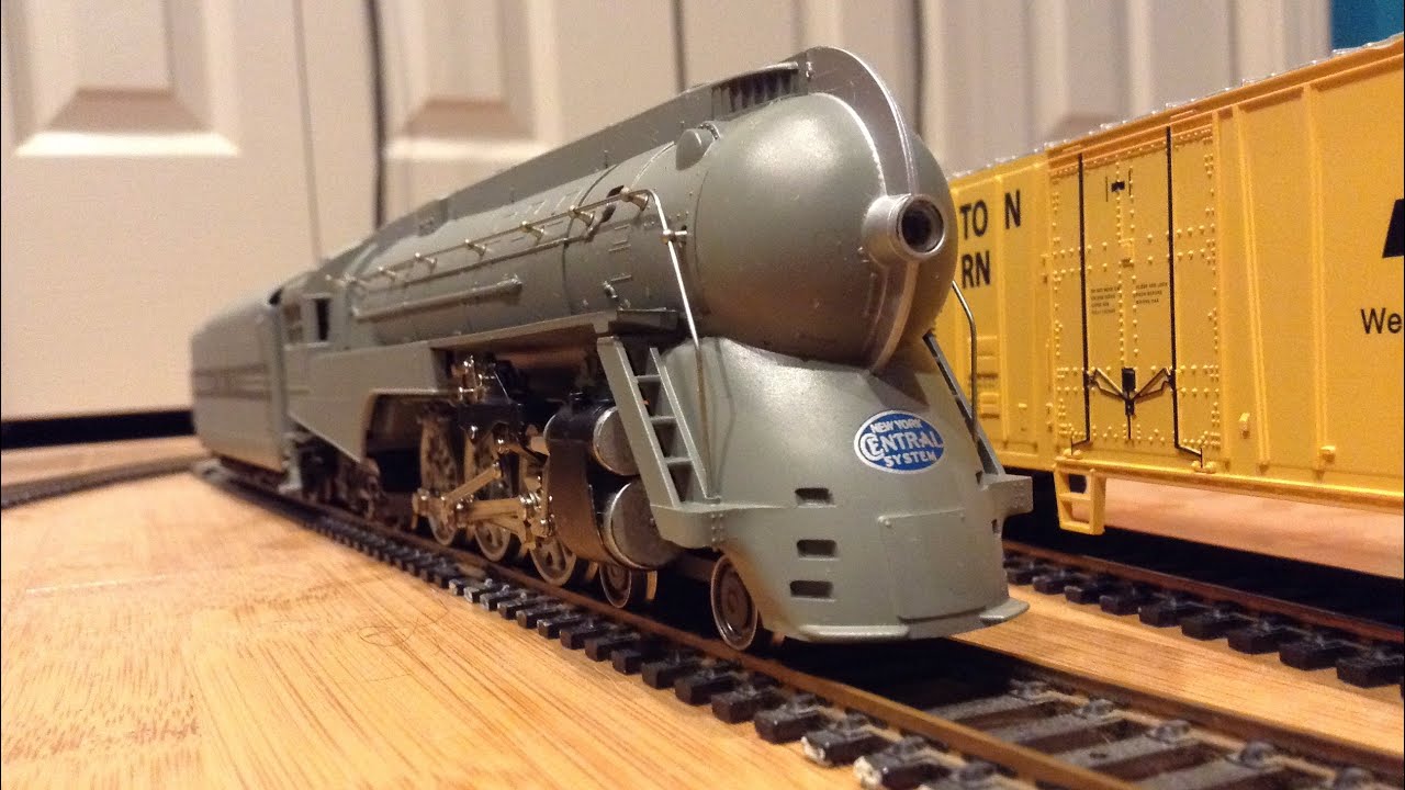 Unboxing the New York Central J3a Dreyfuss Hudson by Rivarossi - YouTube