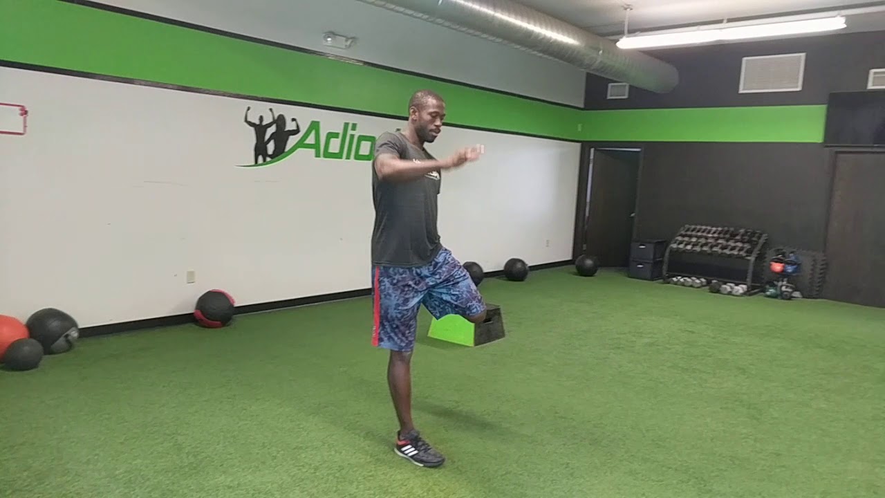 Walking Quad Stretches - YouTube