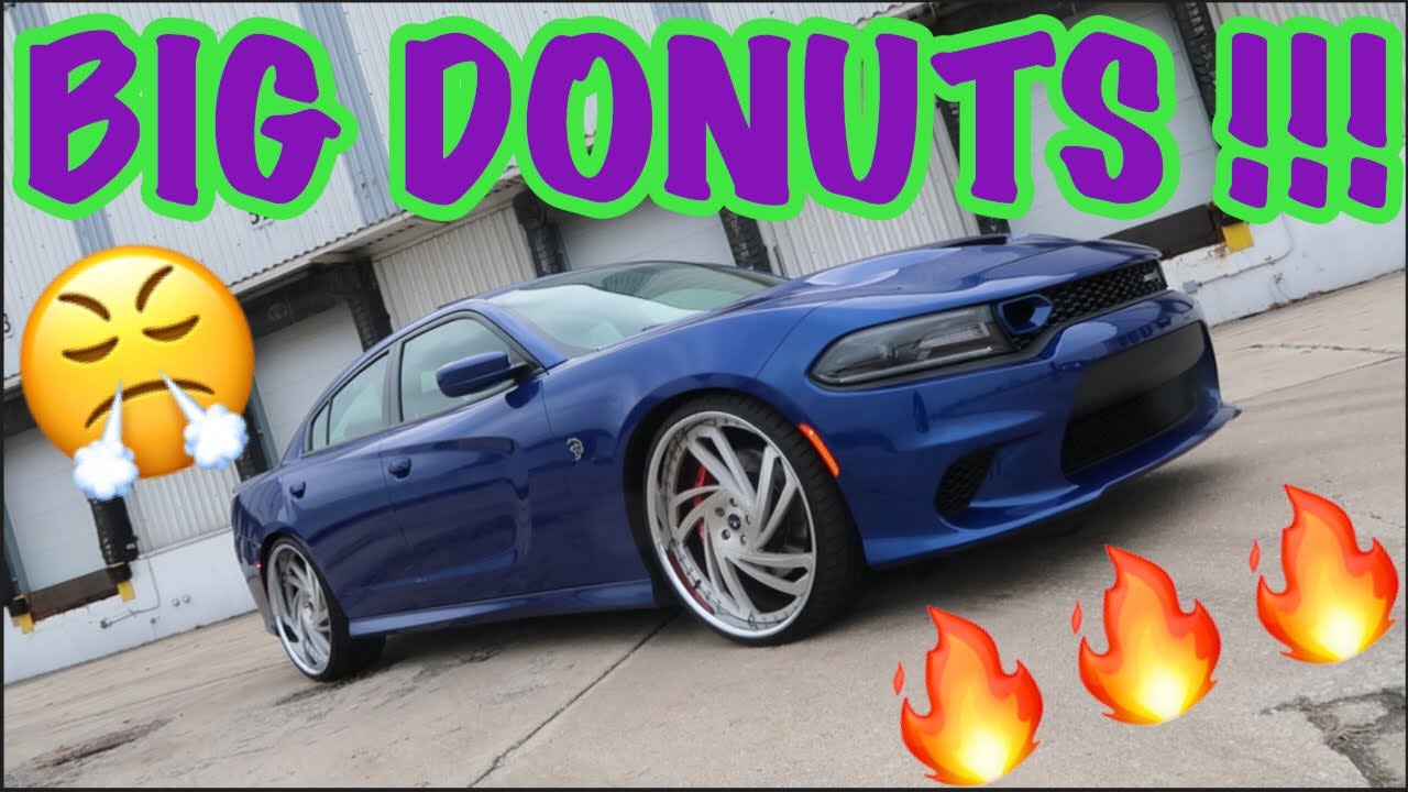 RARE COLOR HELLCAT CHARGER ON 24 INCH SAVINI WHEELS - YouTube