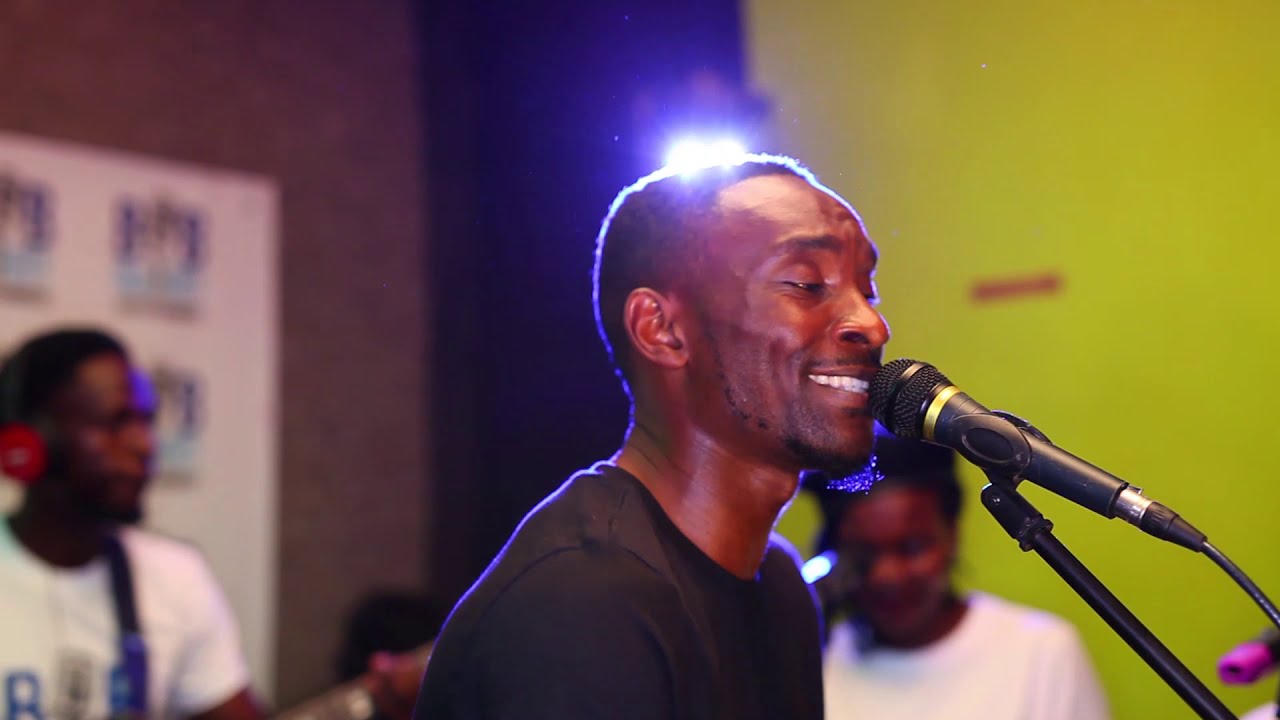 Nakhutagi Mpenzi By Bob Narry_Live performance 2020 - YouTube