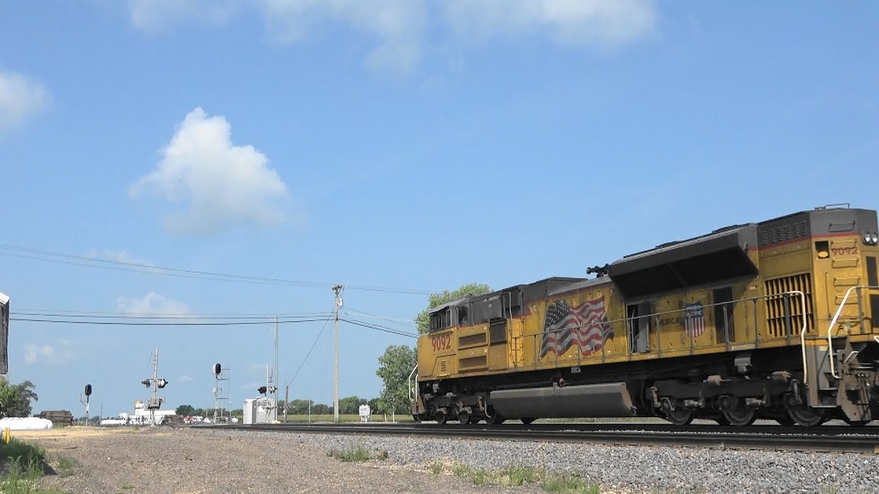 UP 9092 Leads a Stack Train, Low Moor, IA 8/10/23 - YouTube