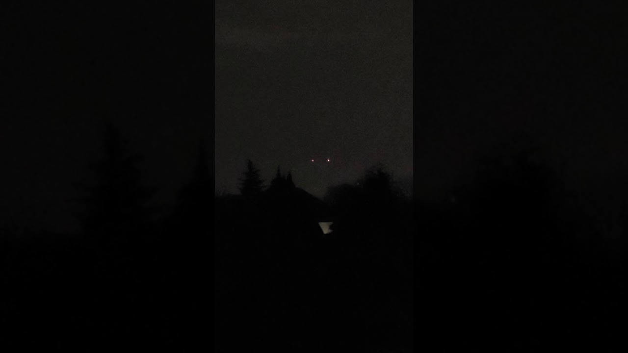 UFO sighting?? 3 red dots flying together in the sky.... - YouTube