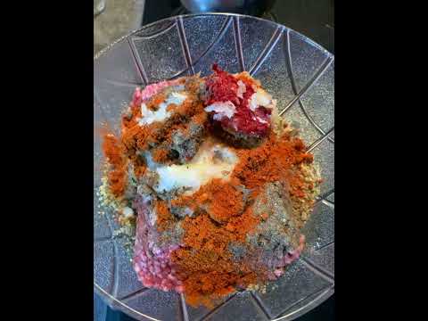 ￼ Köftelik ince bulgur ile kıymanın karışımı oruk