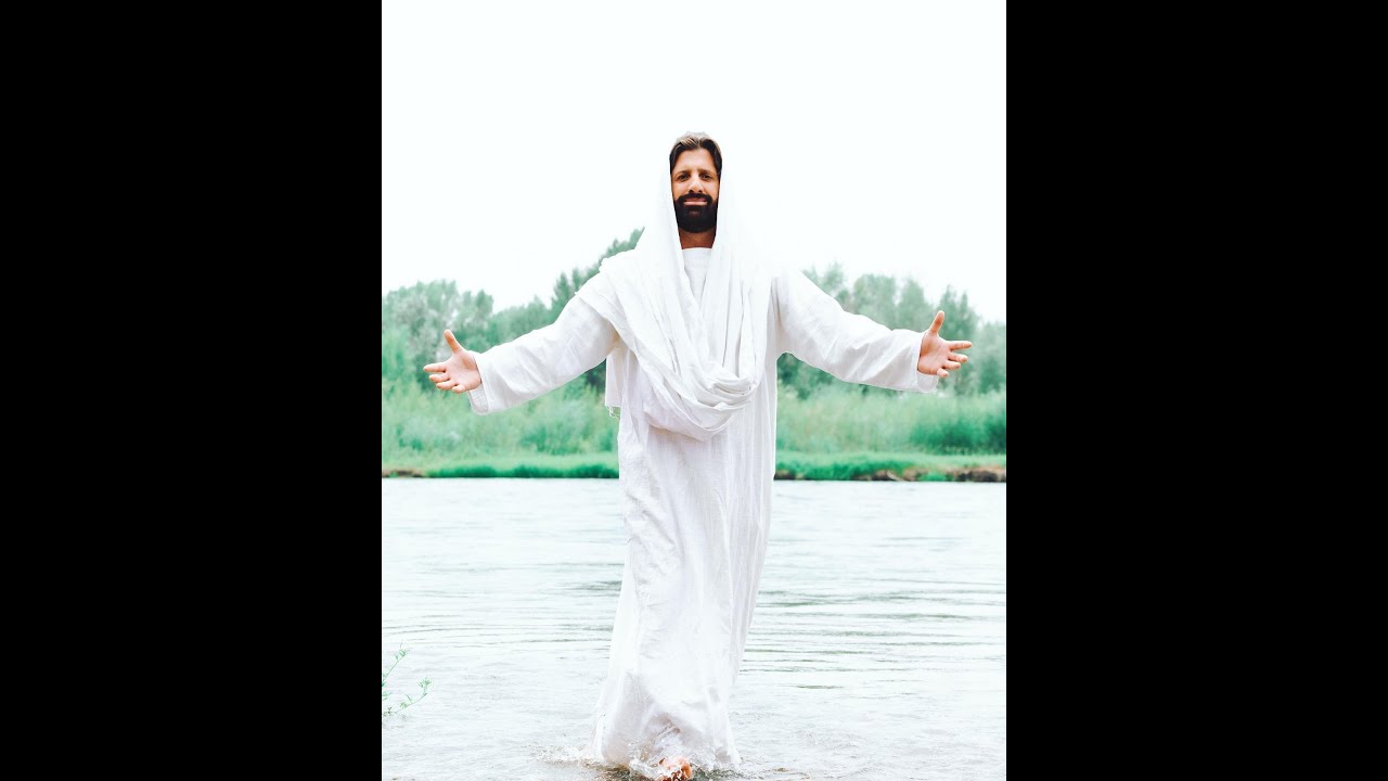 David Reichner portrays Jesus Christ singing, Nearer my God to thee ...