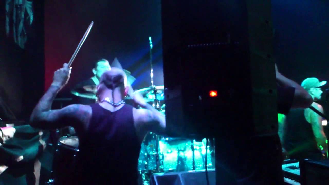 Interview Cj Pierce Of Drowning Pool Cryptic Rock