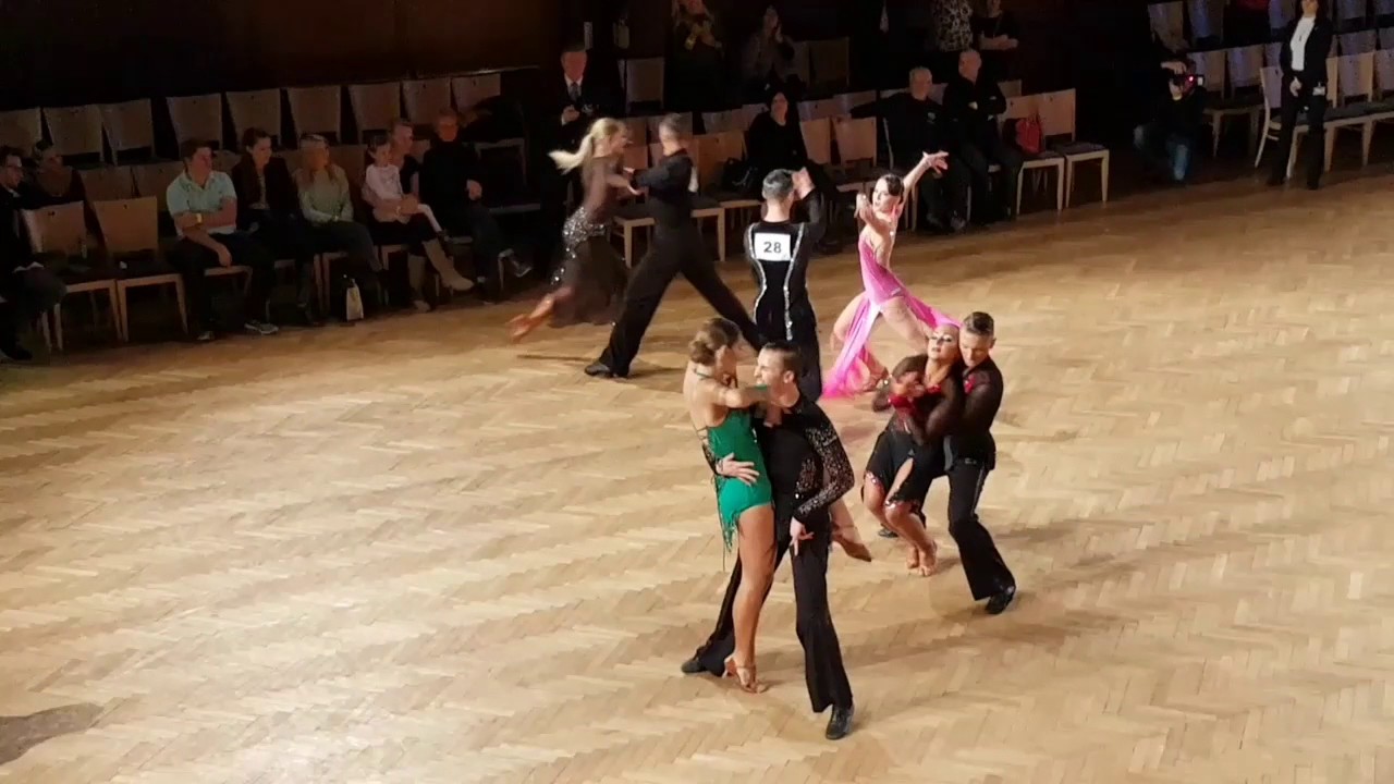 Mikołaj Nowoświat & Wiktoria Drozd - Hodonin - YouTube
