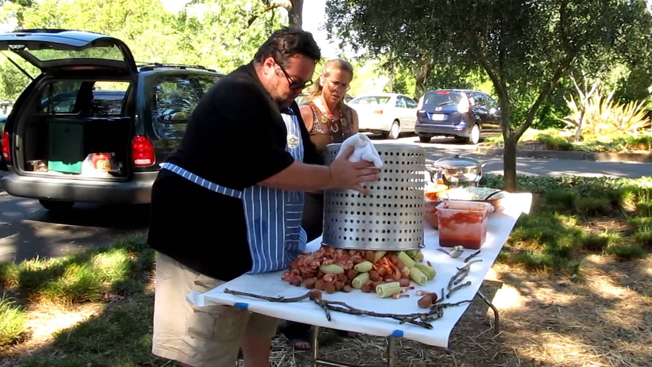 The Zinful Chef, Sean Thomas, Thows a Shrimp Boil, called Frogmore Stew ...