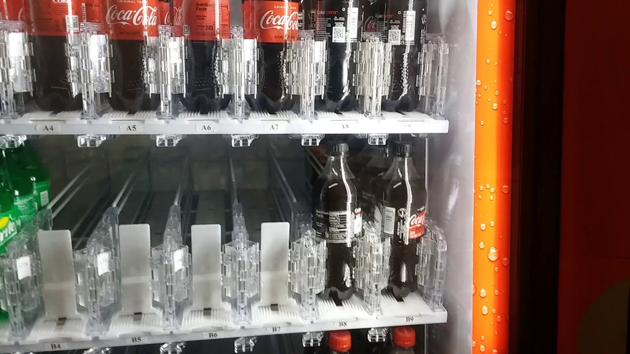 Coca-Cola Vending Machine Dixie Narco BevMax DN5800 at Opry Mills - YouTube