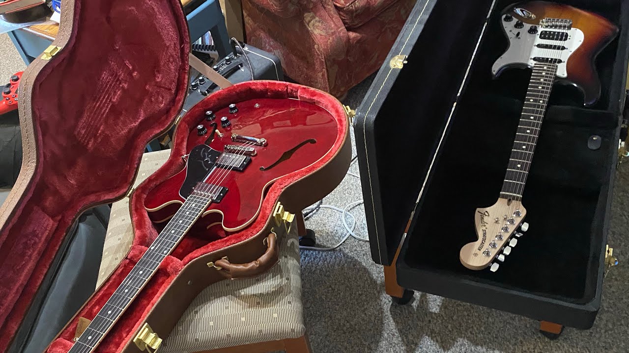 Gibson ES-335 vs. Fender Stratocaster - YouTube